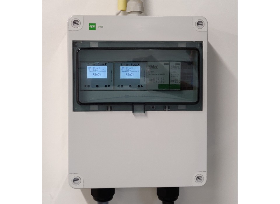 Enclosure IP65 with DIN rail